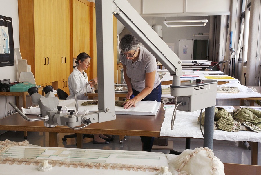 Restauration et conservation textile – Musée des Tissus